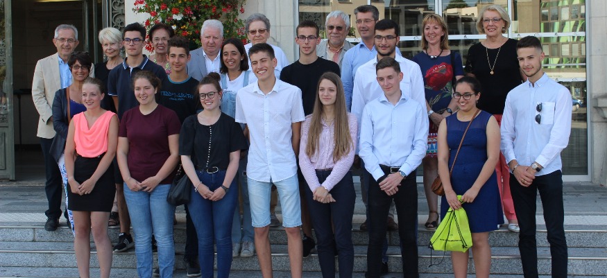 Jusqu'à 20/20 de moyenne au bac pour des lycéens montluçonnais - RJFM ...
