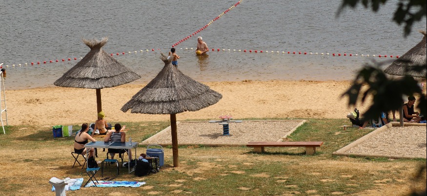 Entre baignade et accrobranche, le lac de Sidiailles est un remède ...